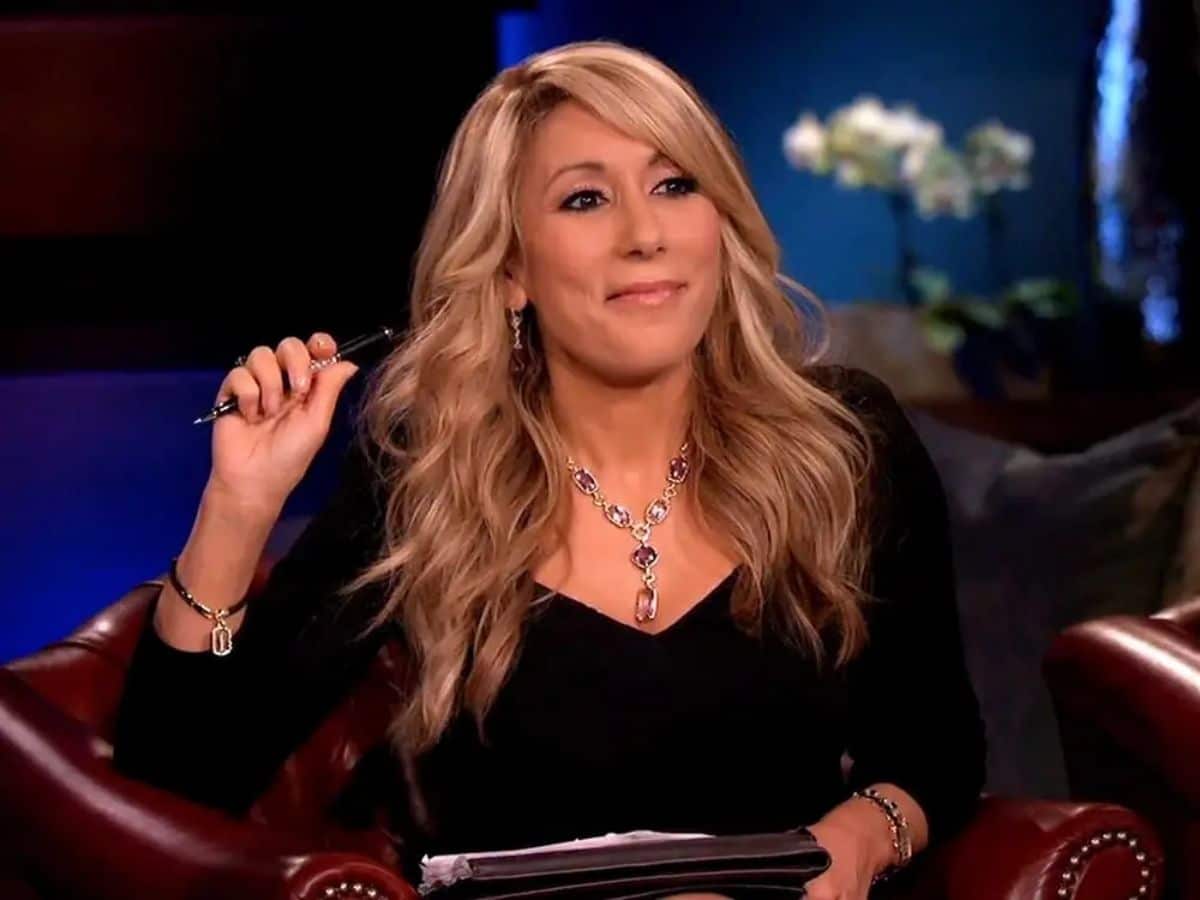 DOES LORI GREINER WEAR A WIG, AFTER ALL?
