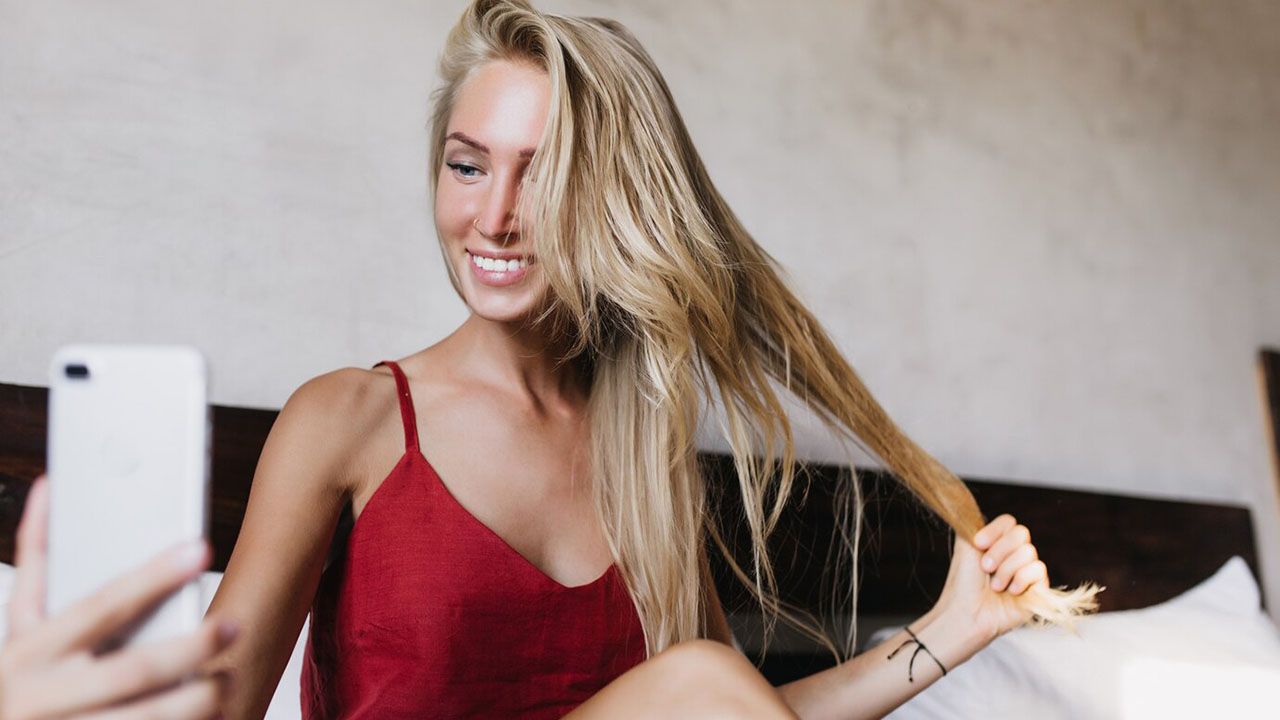 20 Expert Tips on How to Color Match Hair Extensions 2025